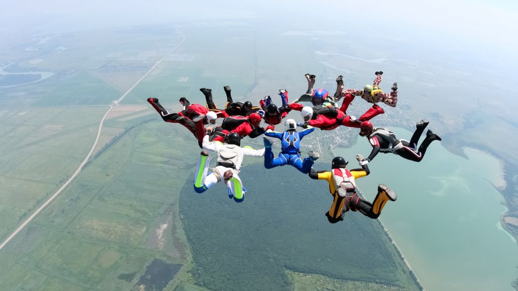 Corporate venturing squads: Teaming up with other corporations to innovate with startups | IESE ...