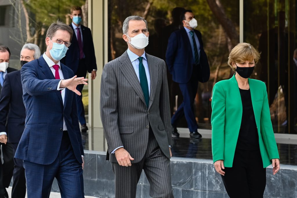 Spain's King inaugurates IESE's new Madrid campus, a space for leaders ...